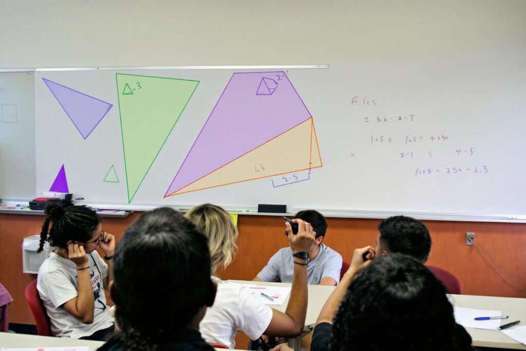 Maîtriser la trigonométrie : angles, cosinus, sinus et équations – Math ...